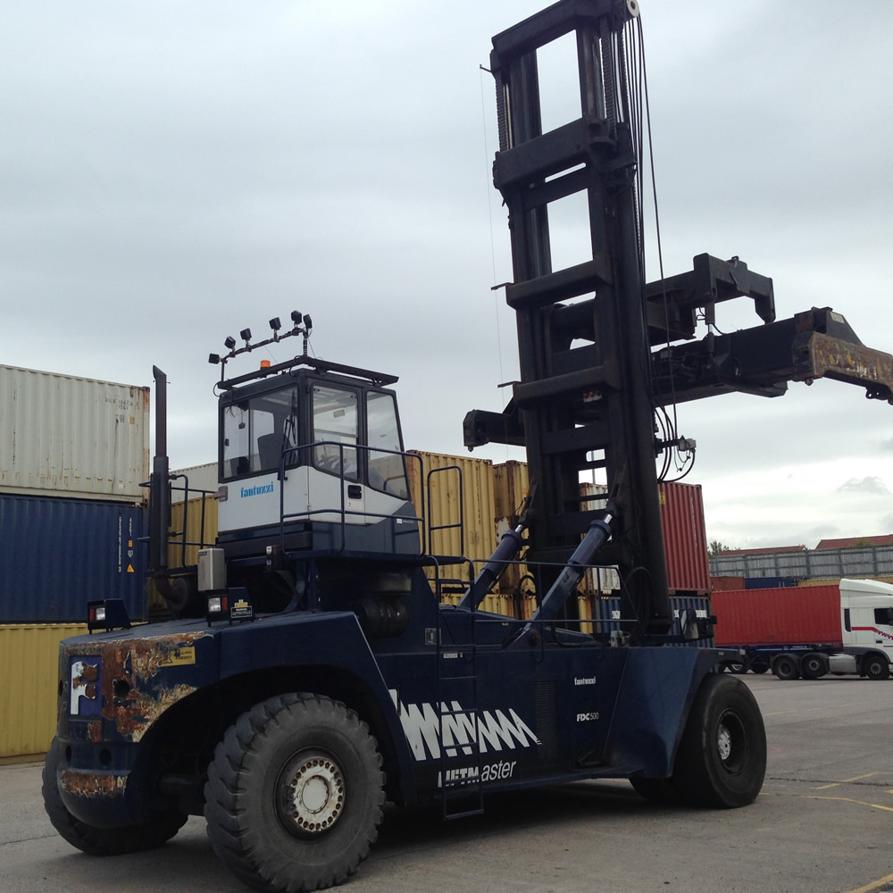 Laden Container Handling Forklifts – SHAD Group