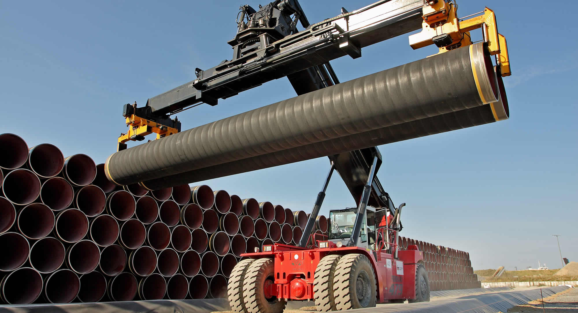 reachstackers container handlers forklifts ro-ro tractors port handling ...